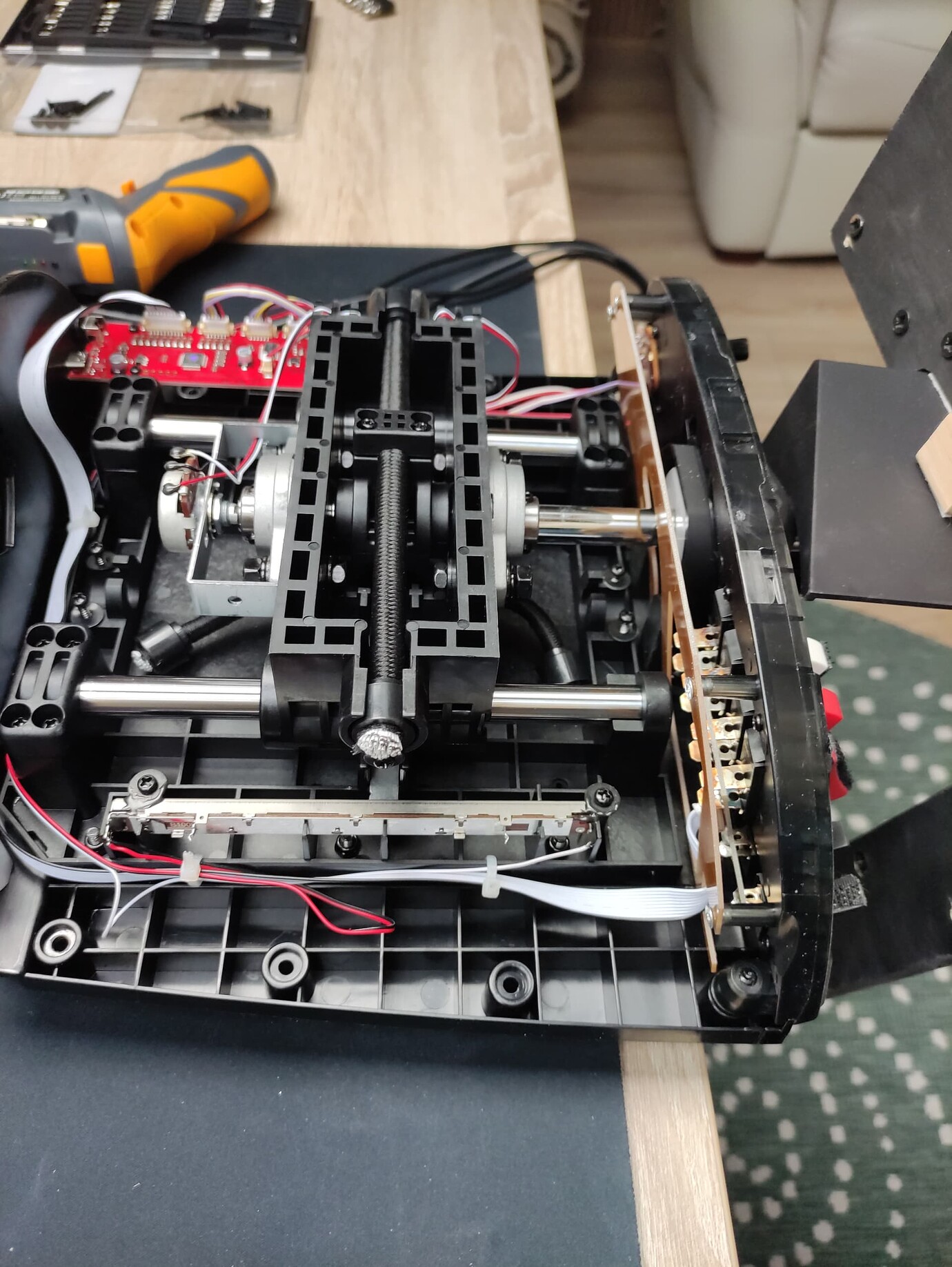 Modding Honeycomb Alpha Yoke for more realistic pitch trim behaviour ...