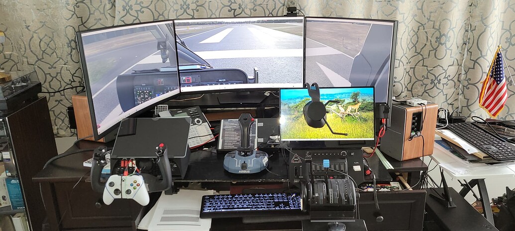 3 Monitor setup (Straight or curved) vs single monitor with TrackIR ...