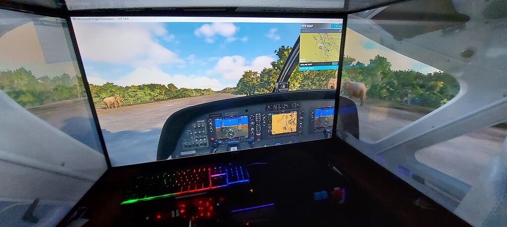 Triple monitors working great - Hardware & Peripherals - Microsoft Flight Simulator Forums
