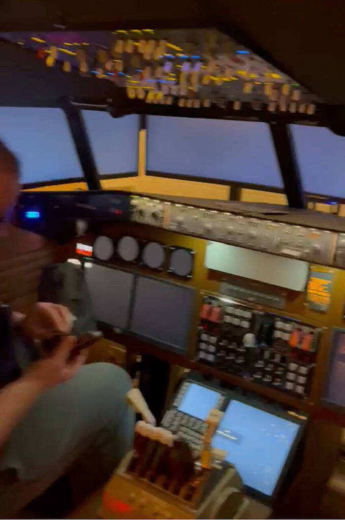 Outsideview without 3d cockpit? - Home Cockpit Builders - Microsoft ...