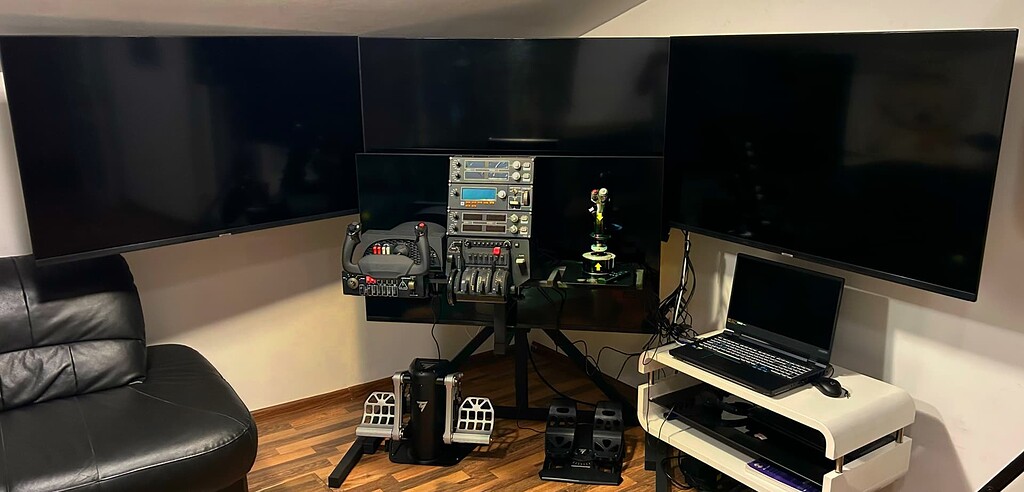 Three screens, captain's view problem - Hardware & Peripherals - Microsoft Flight Simulator Forums