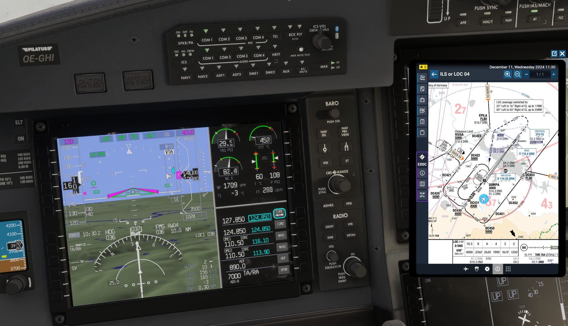 EFB Map doesnt show the correct flightpath & AT is not useable at all ...