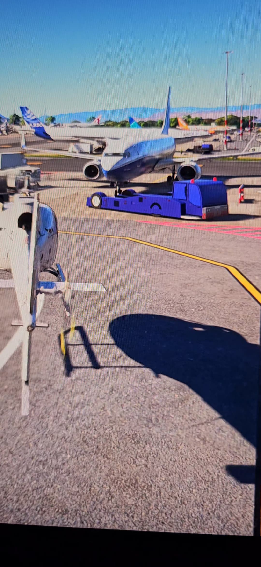 Late loading of AI aircraft and Blurry Airport Textures on Arrival ...